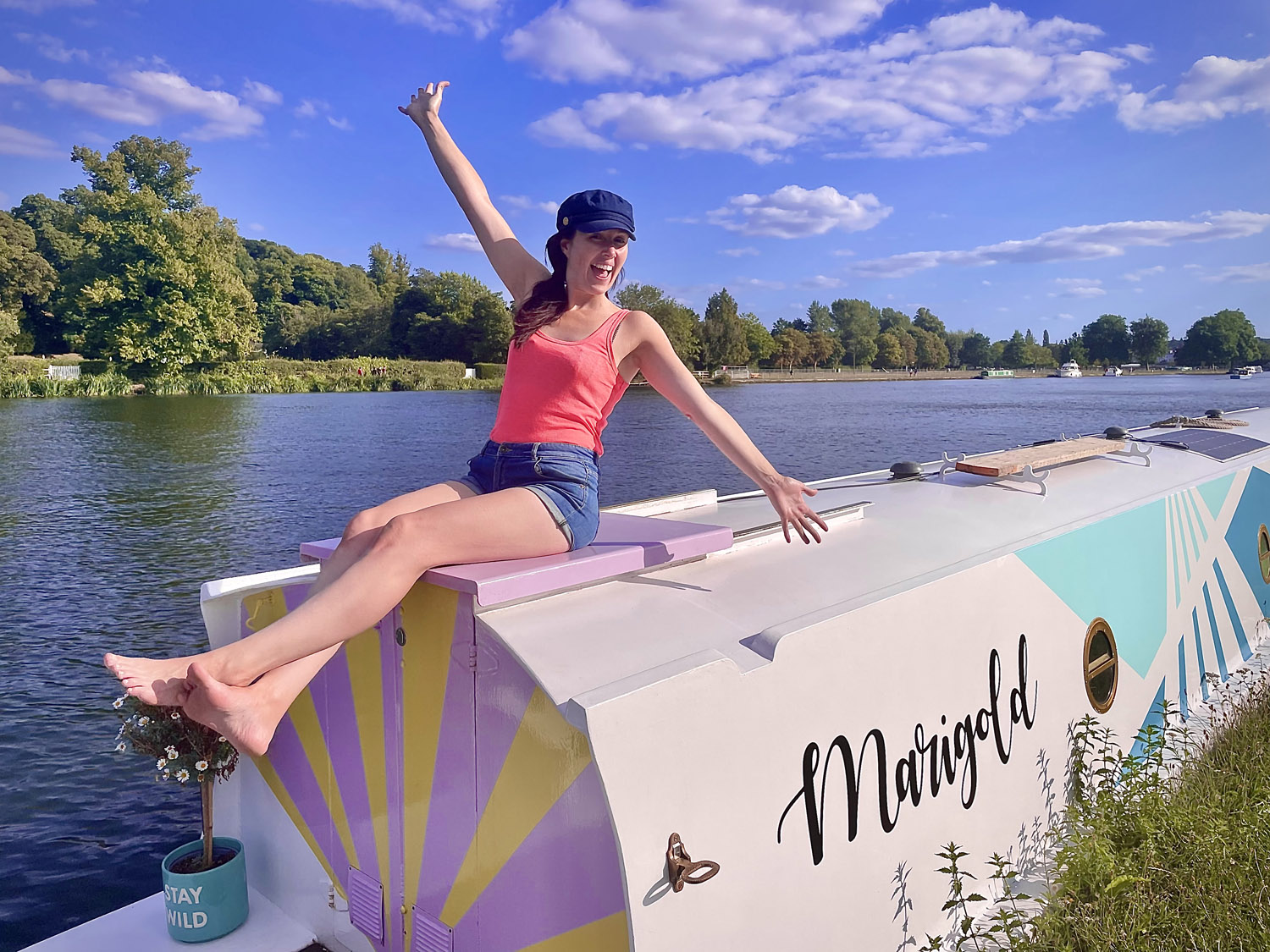 FOR SALE: Quirky 58ft Liveaboard Narrowboat!